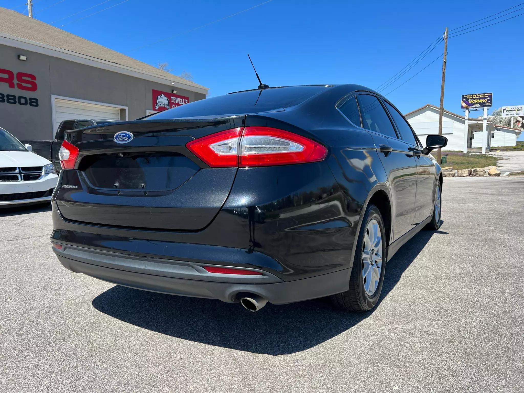 City Wide Motors - Ford - Fusion [4 Door Black]