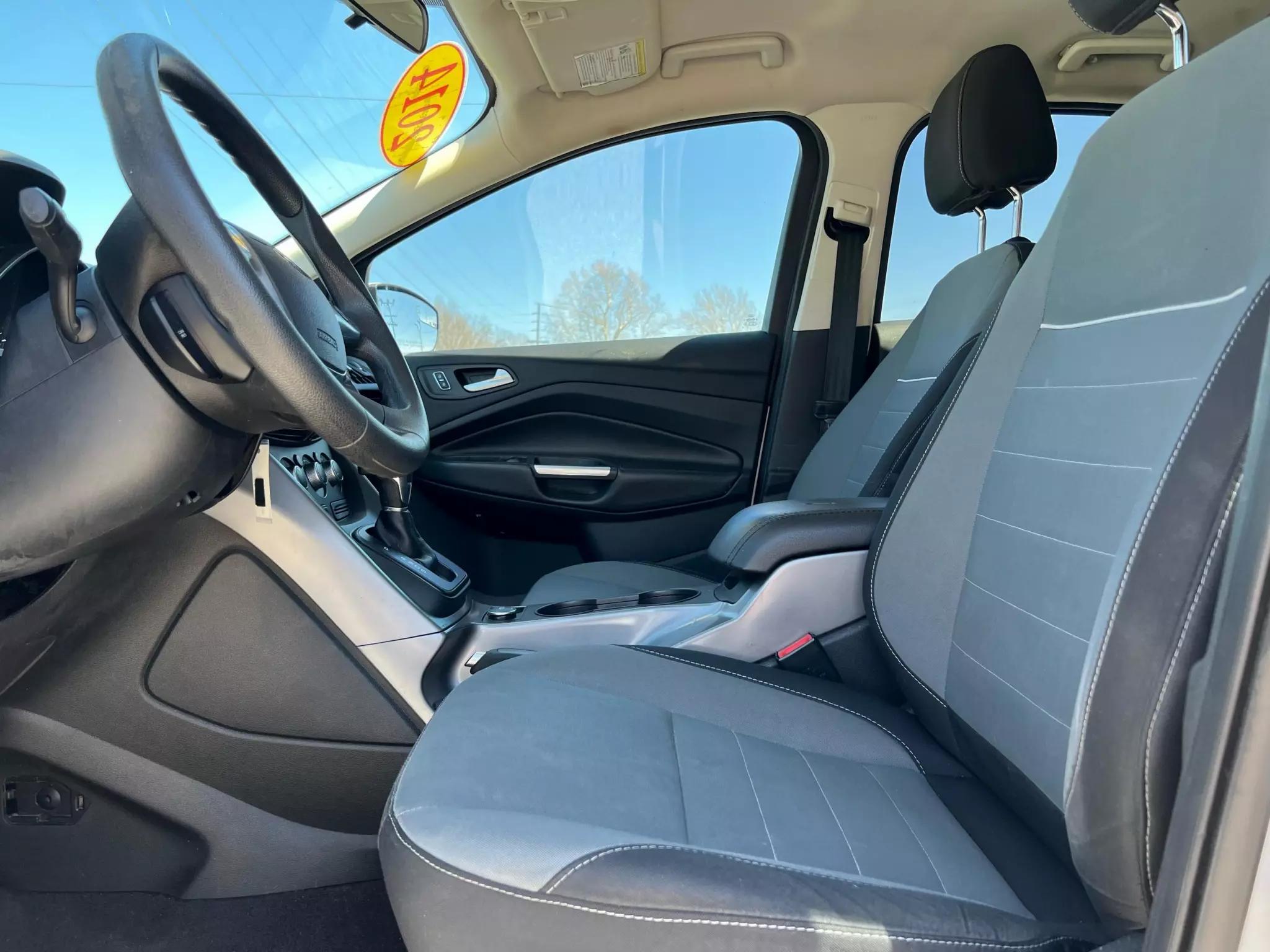 City Wide Motors - Ford - Escape [4 Door White]