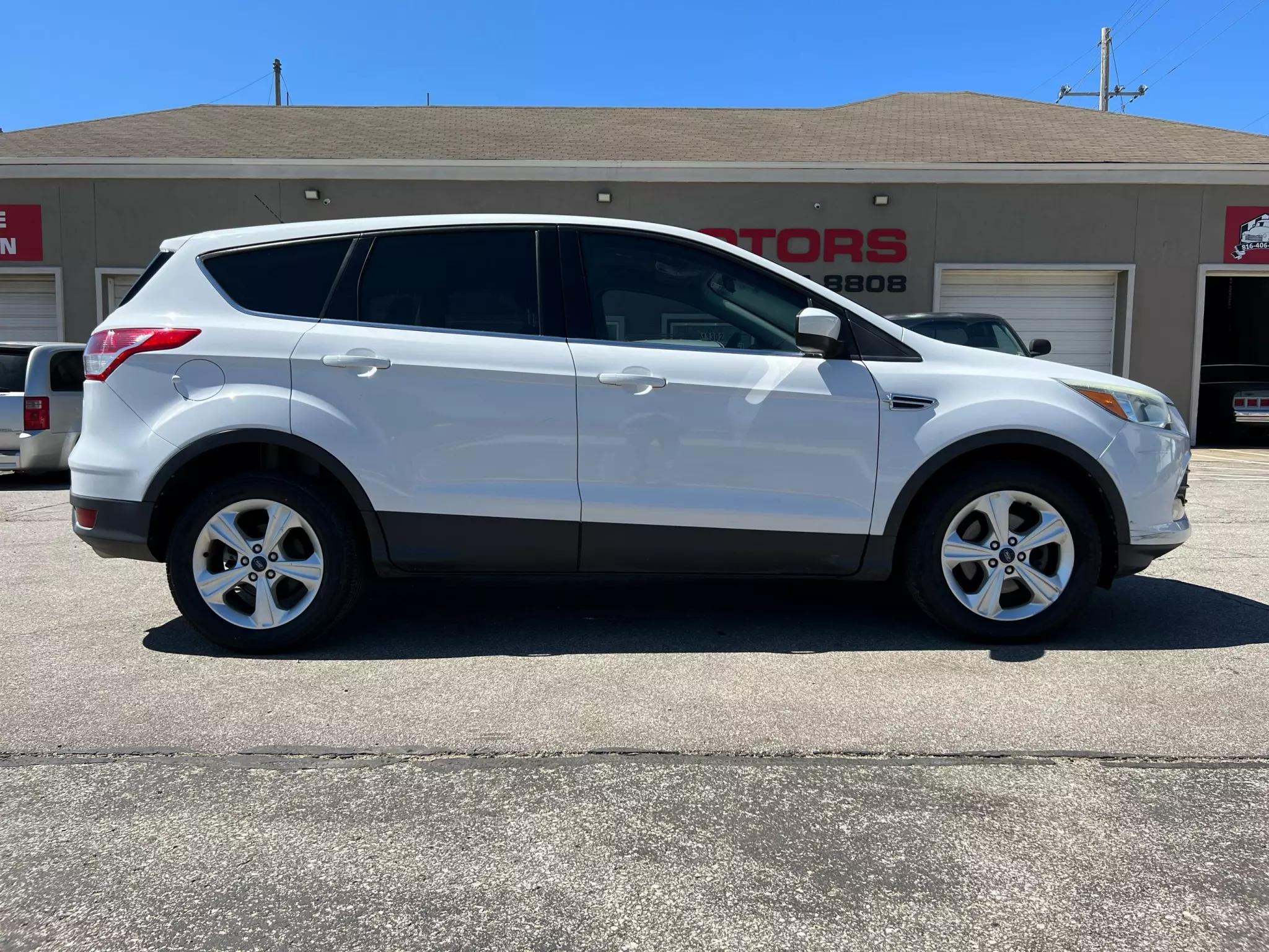 City Wide Motors - Ford - Escape [4 Door White]